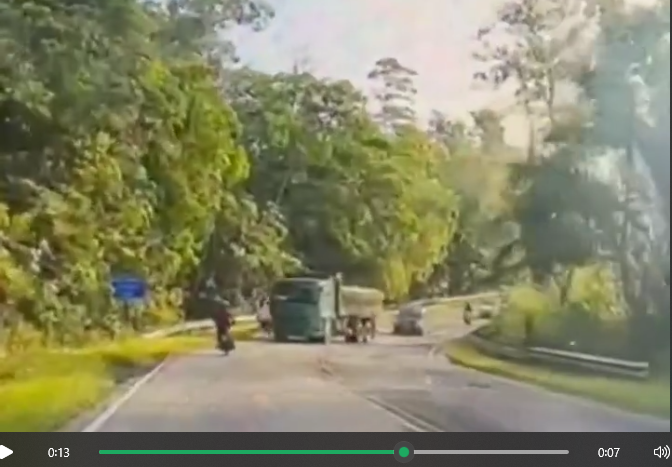 Penunggang Motosikal Maut Dirempuh Lori Hilang Kawalan di Bukit Kelawat | Careta